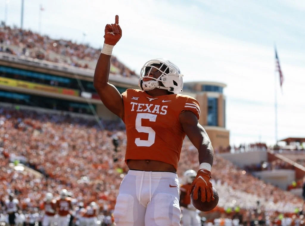 NCAAF Betting: Which teams can crash the Playoff party?