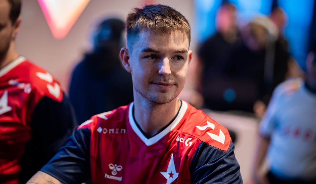 Dev1ce is Set to Make Comeback in CCT Playoffs With Astralis