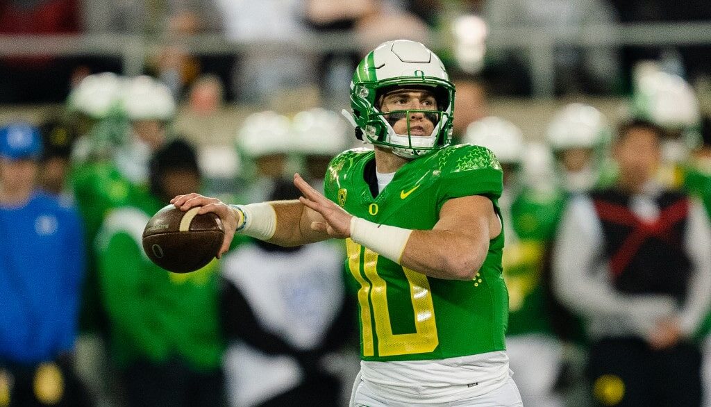 Pac-12 Rundown: Oregon Bidding for Return to Title Game