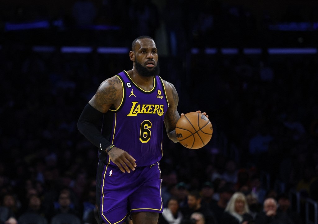 NBA Hot or Not: LeBron Streaking, Rookies Impress