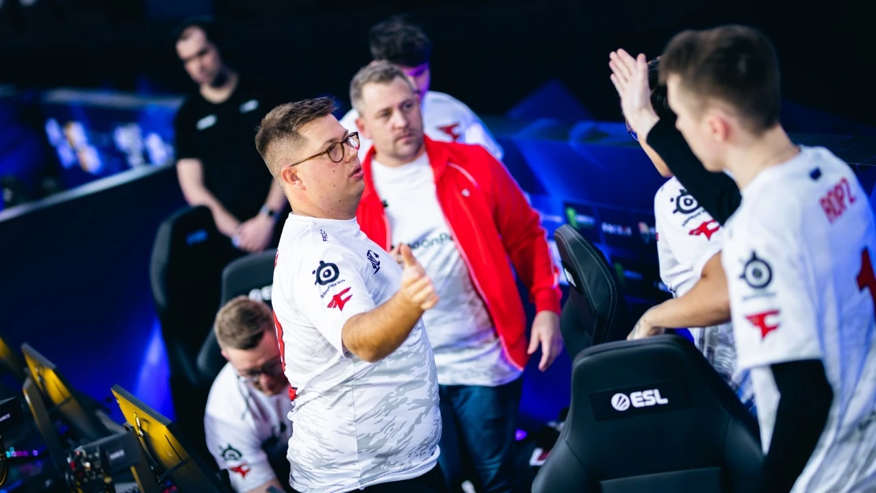 FaZe and NiP Breeze Through First Round Of EPL S17 Group C