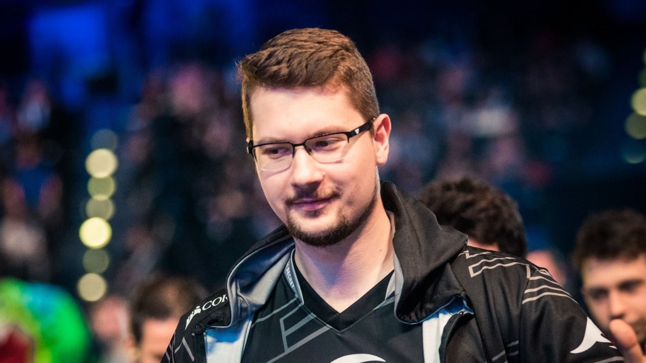 SumaiL Subs In For Team Secret As They Get Ready