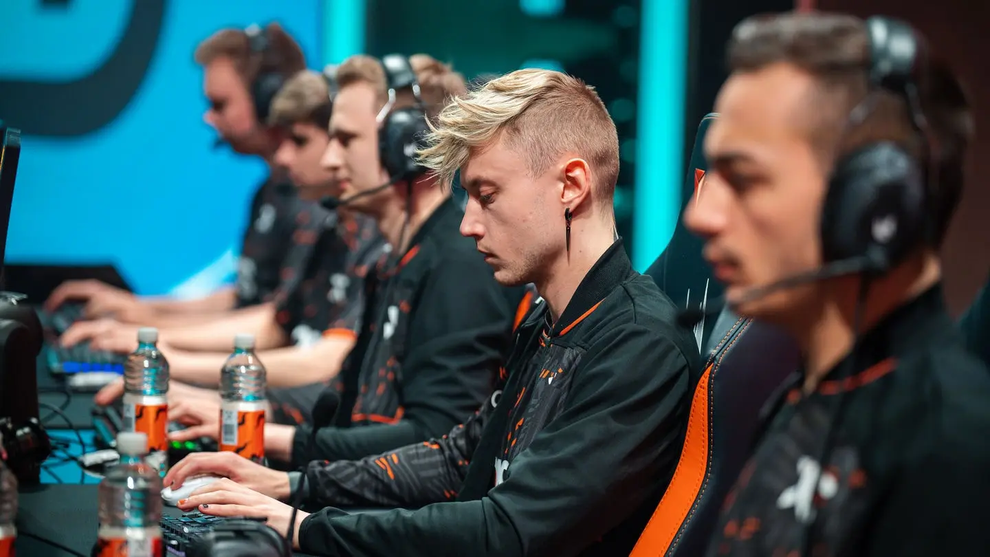 Rekkles signs with T1 Academy