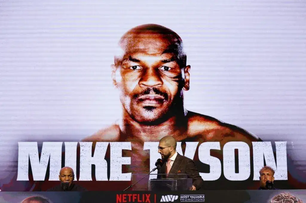 Locker Room Raw, Your Daily Sports Entertainment Fix is Here!