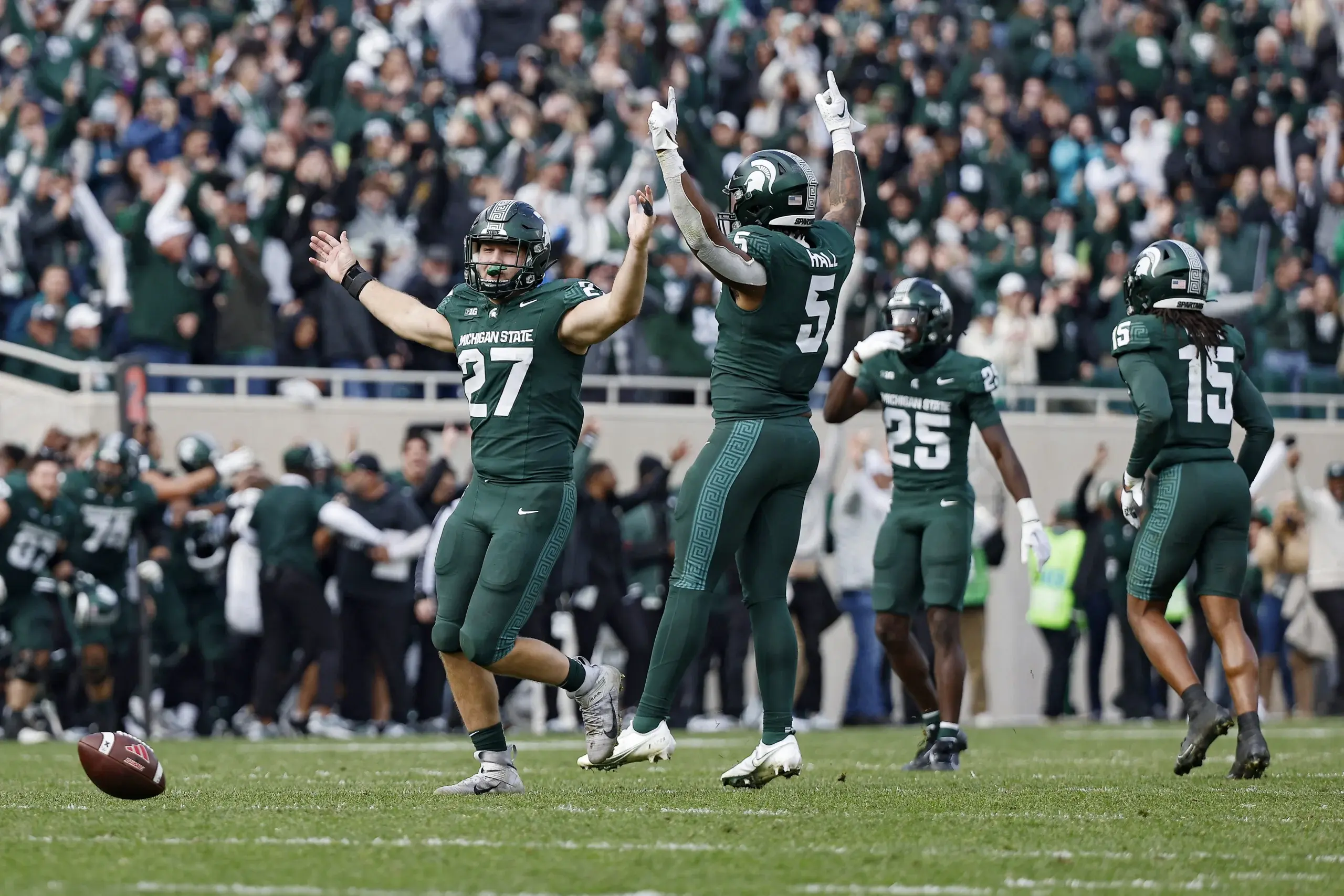 4 Big Ten Teams That Will Go Over Projected NCAAF Win Totals