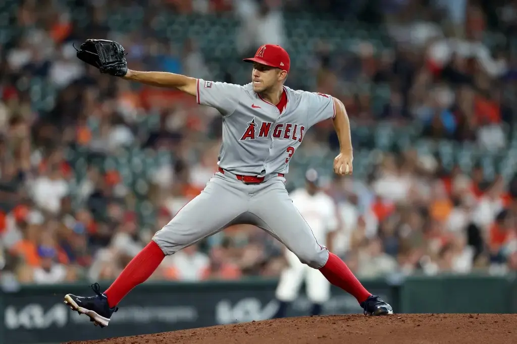 Monday First Five Innings: Knuckle Down and Back Waldron, Padres