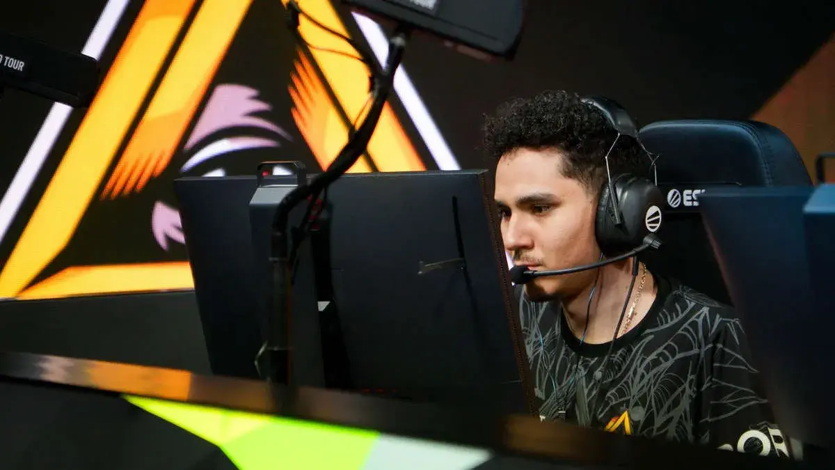 HEN1 sent to the bench by Imperial