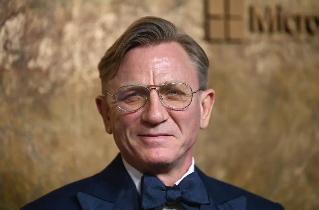 Daniel Craig Looks Unrecognizable With Long Hair