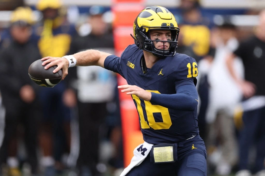 Top 2 Picks for Michigan vs Illinois: ATS Prediction for October 19