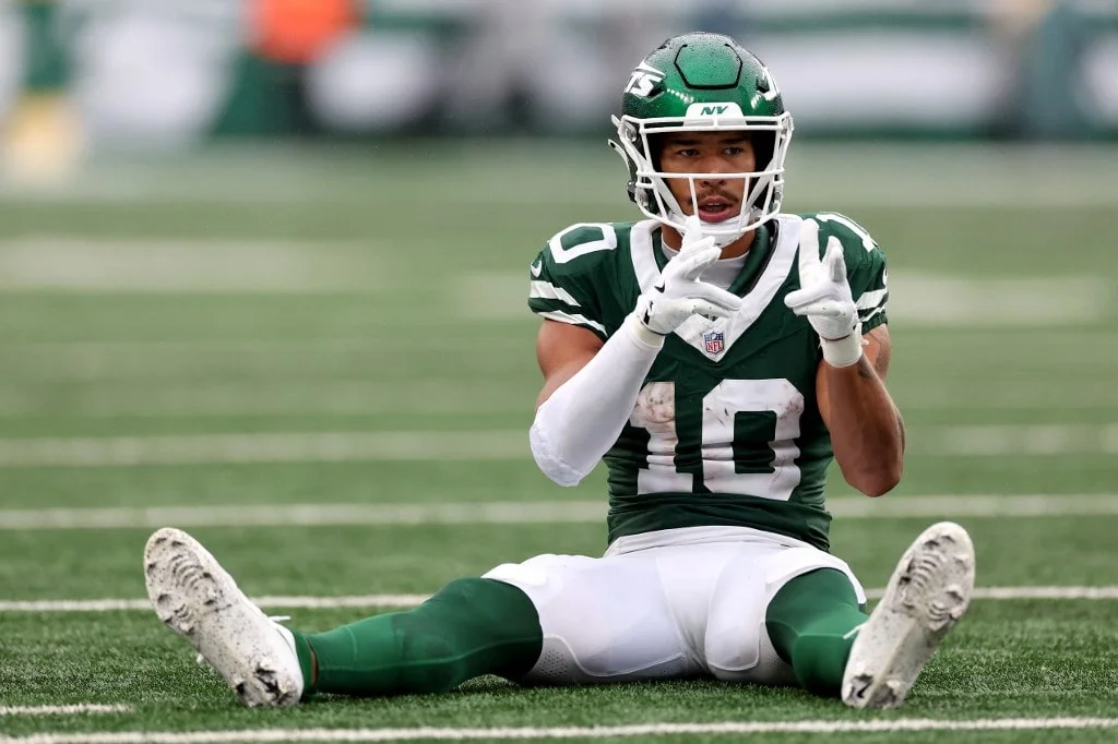 Should the NFL Fine Allen Lazard for His Finger Guns Celly?