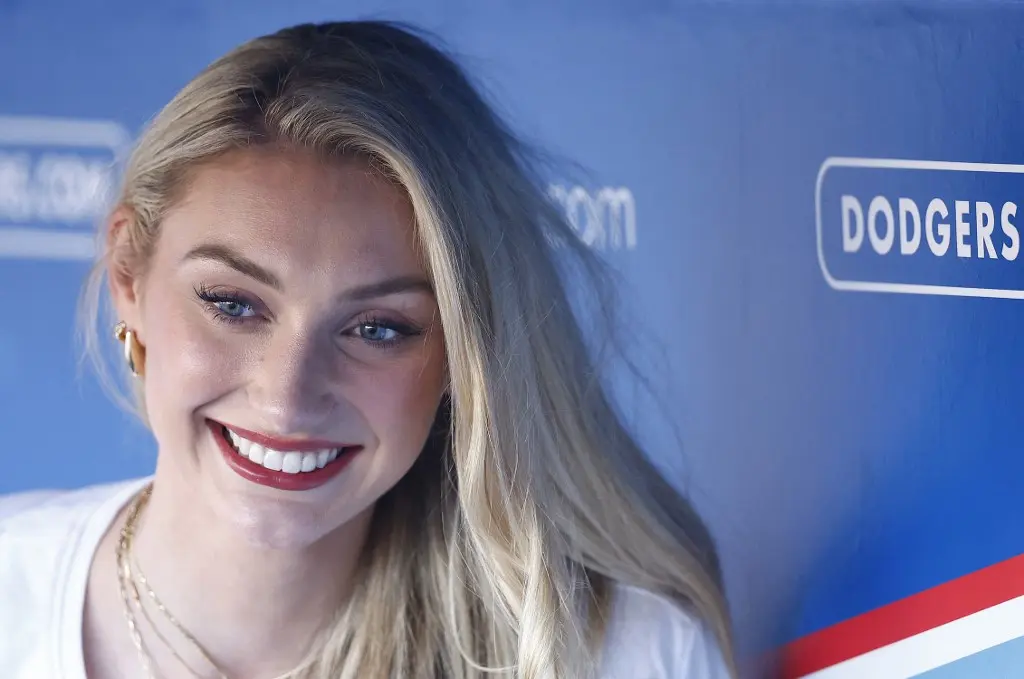 Cameron Brink Stuns as a Sports Illustrated Swimsuit Model!