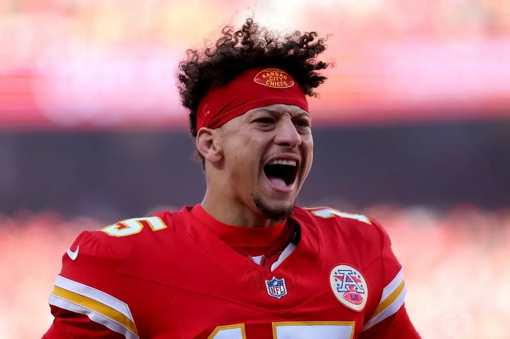 Chargers vs Chiefs Picks and Odds: L.A. to Cover SNF on December 8
