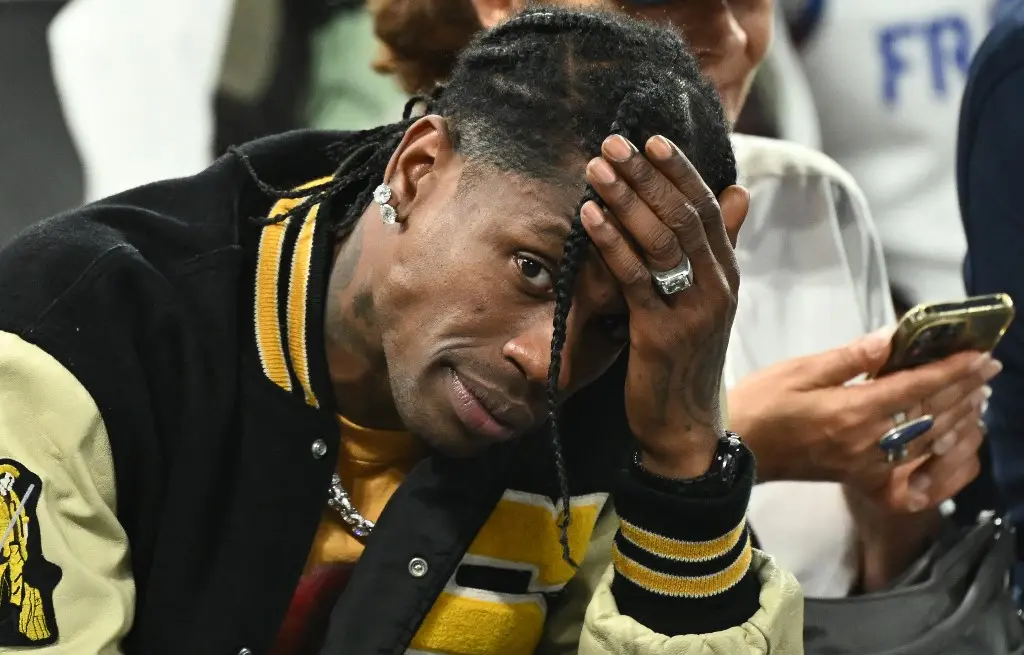Travis Scott’s Halftime Roof Stunt Was Confusing AF
