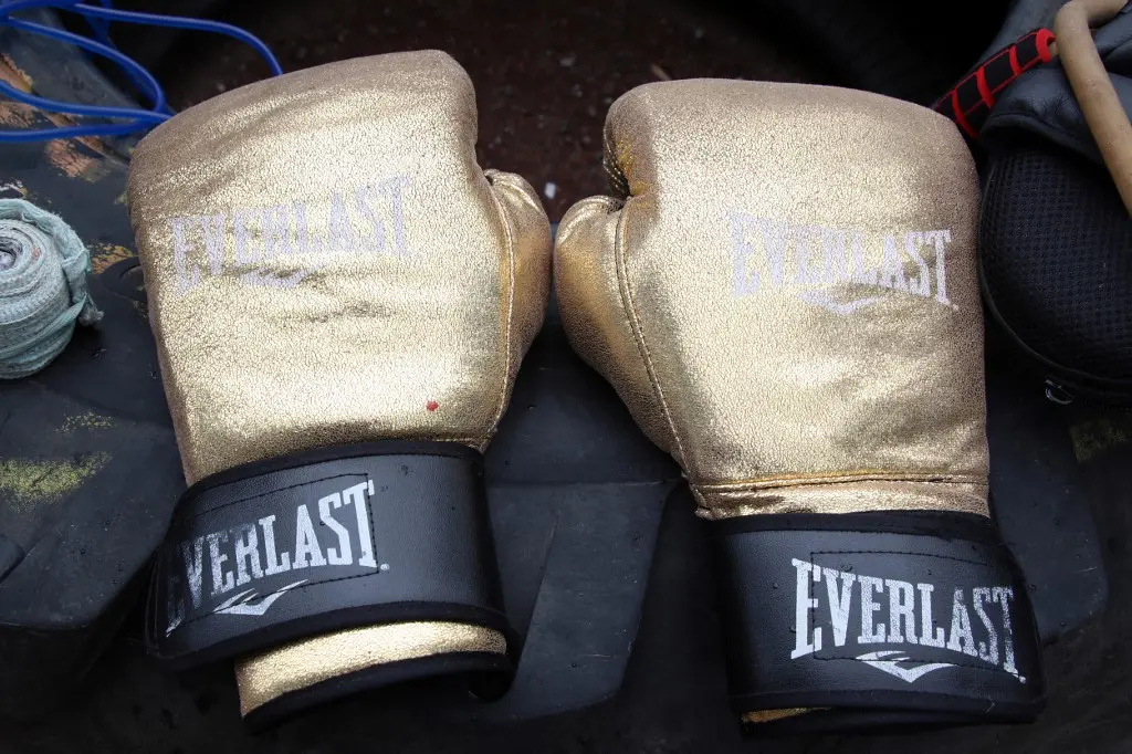 Weekend Boxing Parlay Picks: Scarff Headlines 3-Leg Bet