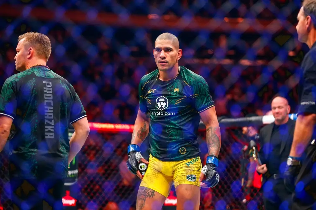 Alex Pereira Is Training With the Stars Ahead of UFC 313