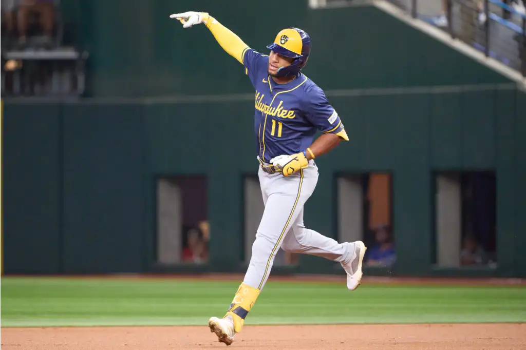 Cardinals vs Brewers Prediction, MLB Prop Bets and Parlay Picks, Friday ...