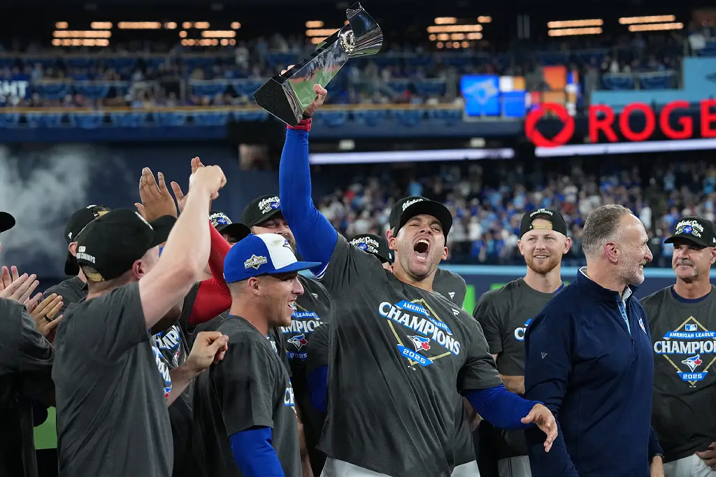 Blue Jays Rally to a World Series Date With the Dodgers