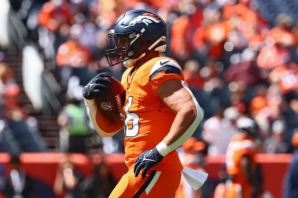 Raiders vs Broncos Prediction, Picks and Odds for NFL Week 10