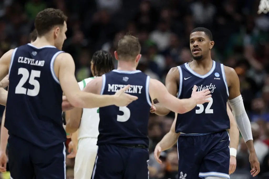 College Basketball Best Bets: Top Picks, Props and Odds for Monday, 01/05